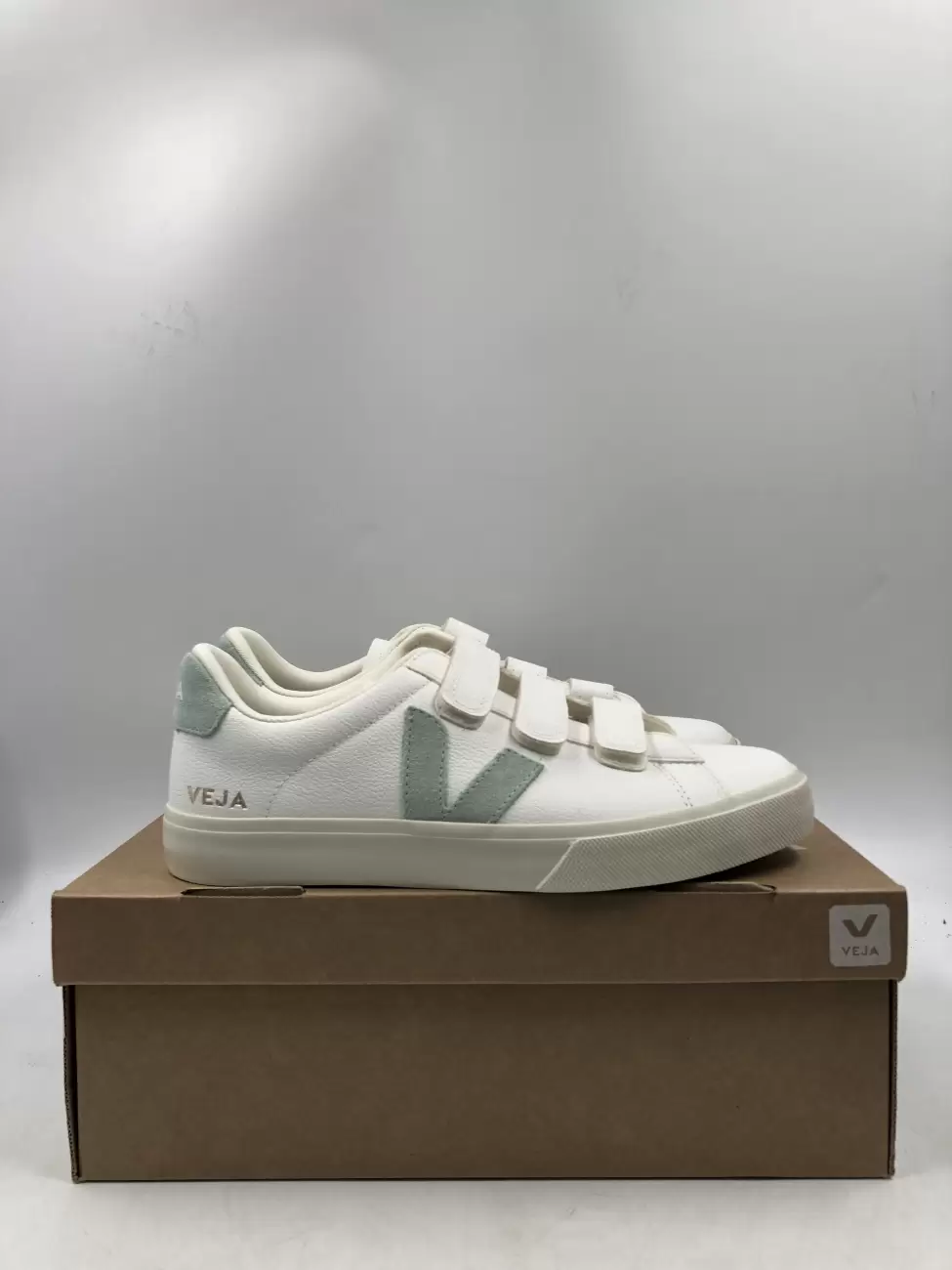 Veja Recife Chromefree Leather White Matcha | AfterMarket