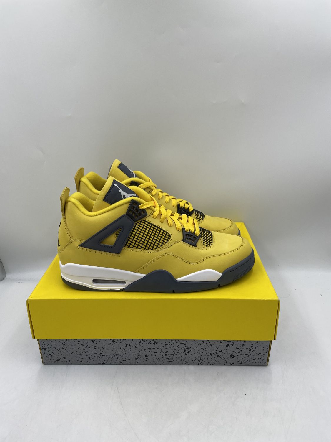 Jordan 4 Retro Lightning (2021) | AfterMarket